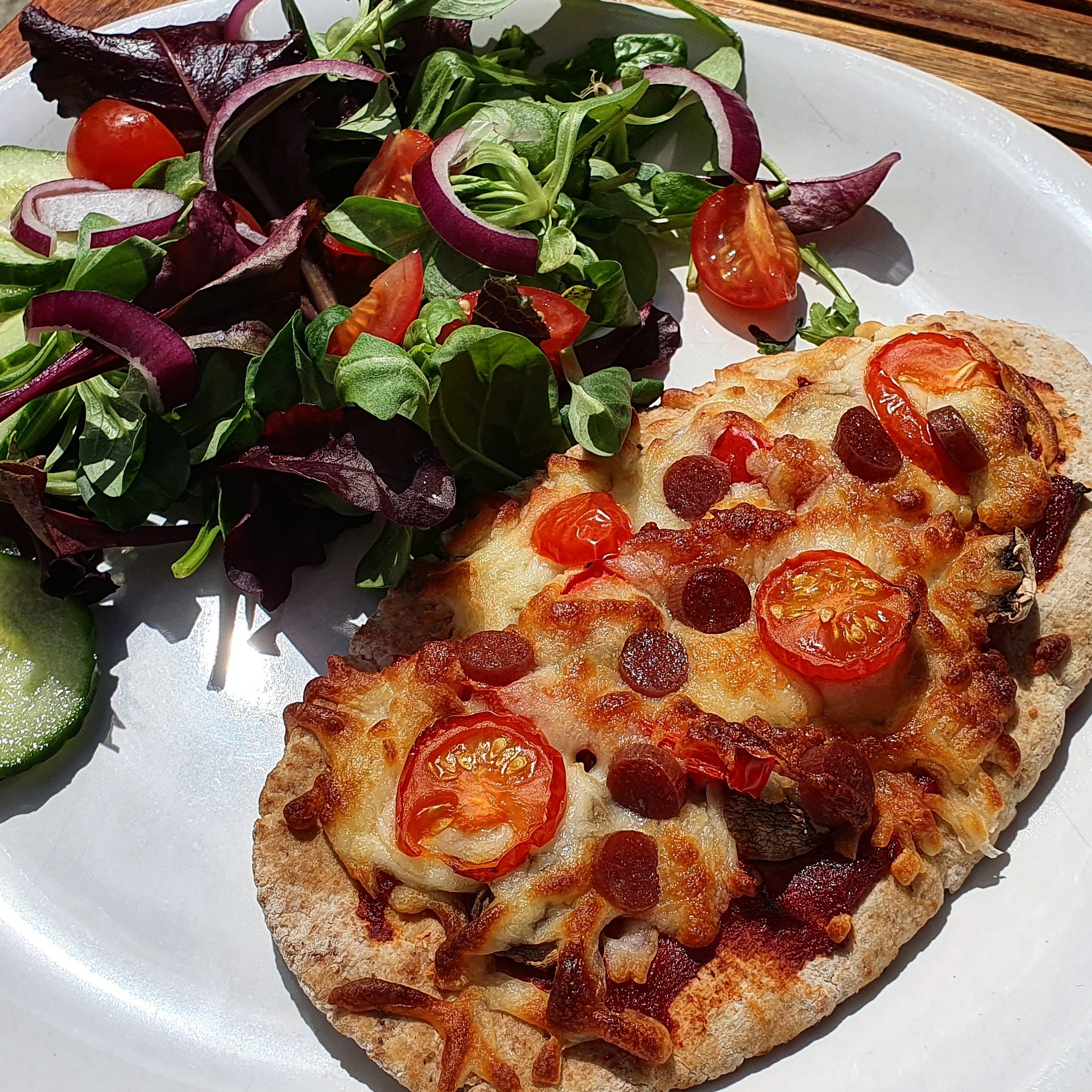 Pizza Bagels – Jules The Lazy Cook